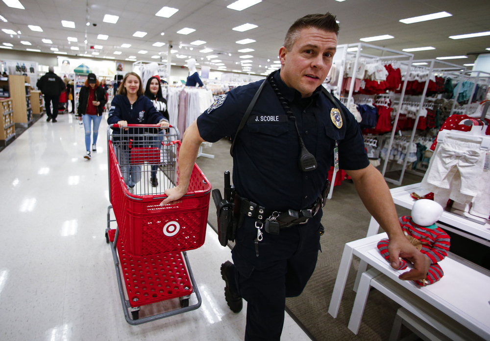 Lehigh Valley airport police host shop-with-a-cop - lehighvalleylive.com