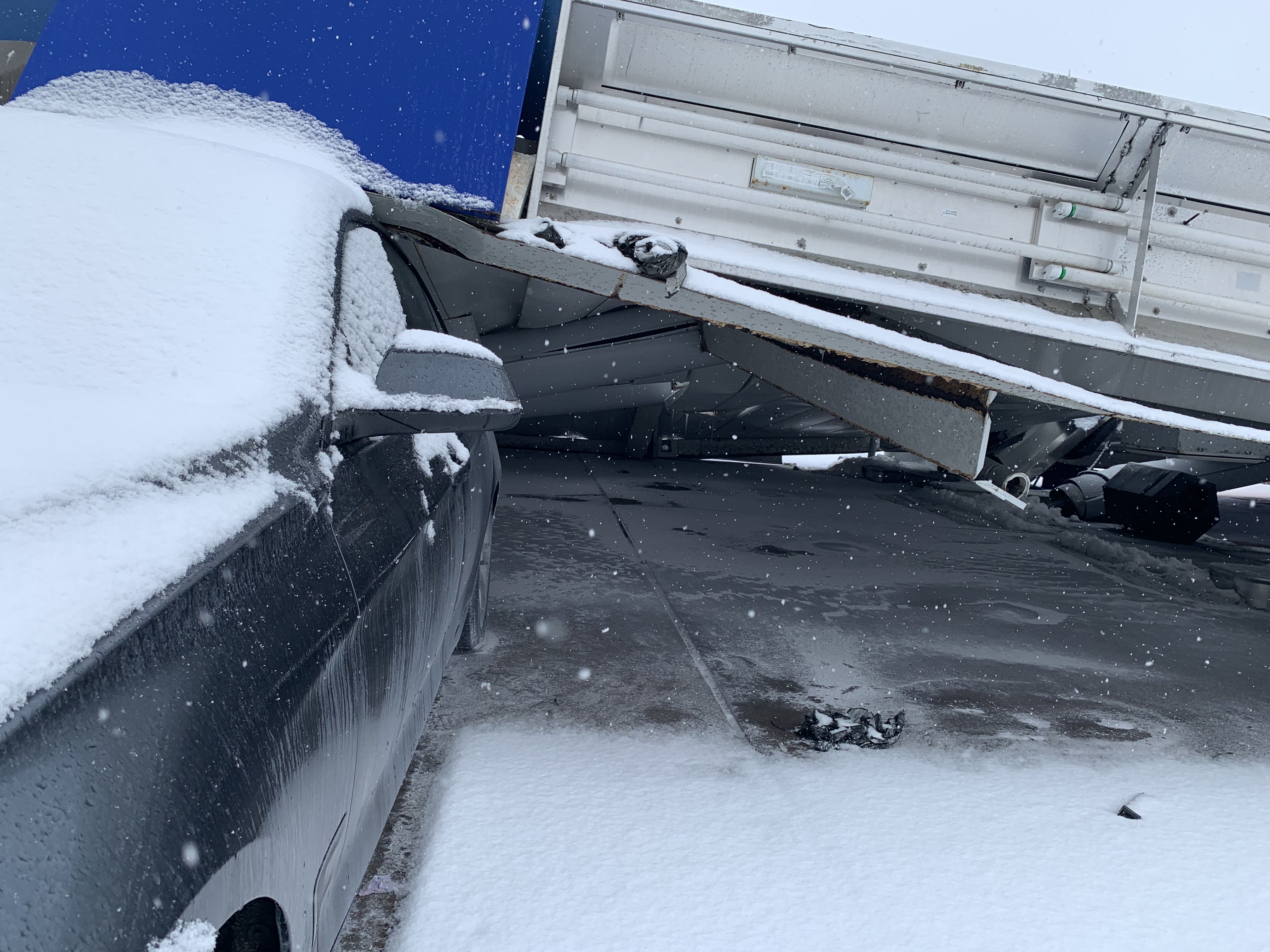 Canopy collapses at Cicero gas station - syracuse.com