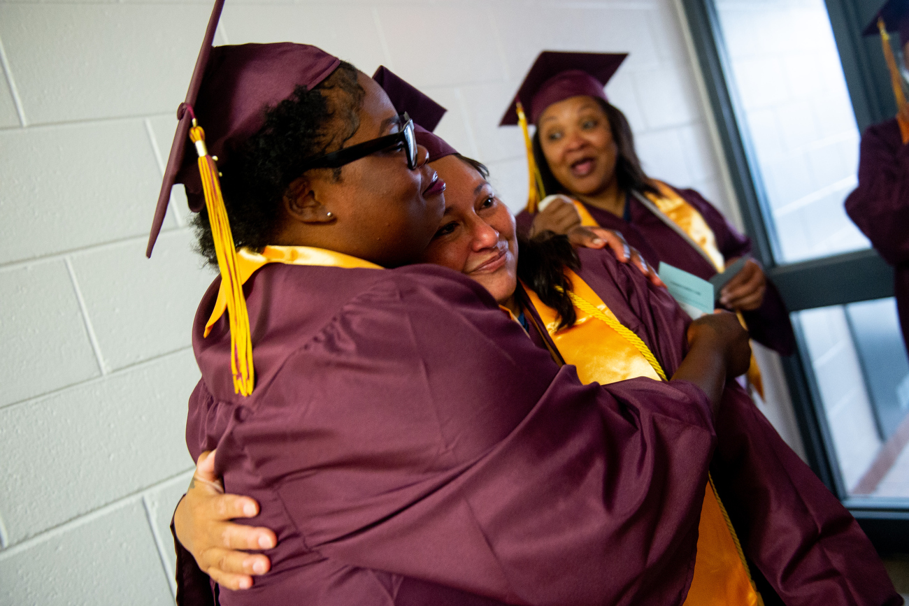 Huron Valley Women's Prison inmates graduate with associate's degrees ...