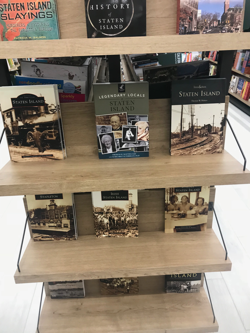 Sneak peek inside Staten Island's new Barnes & Noble - silive.com