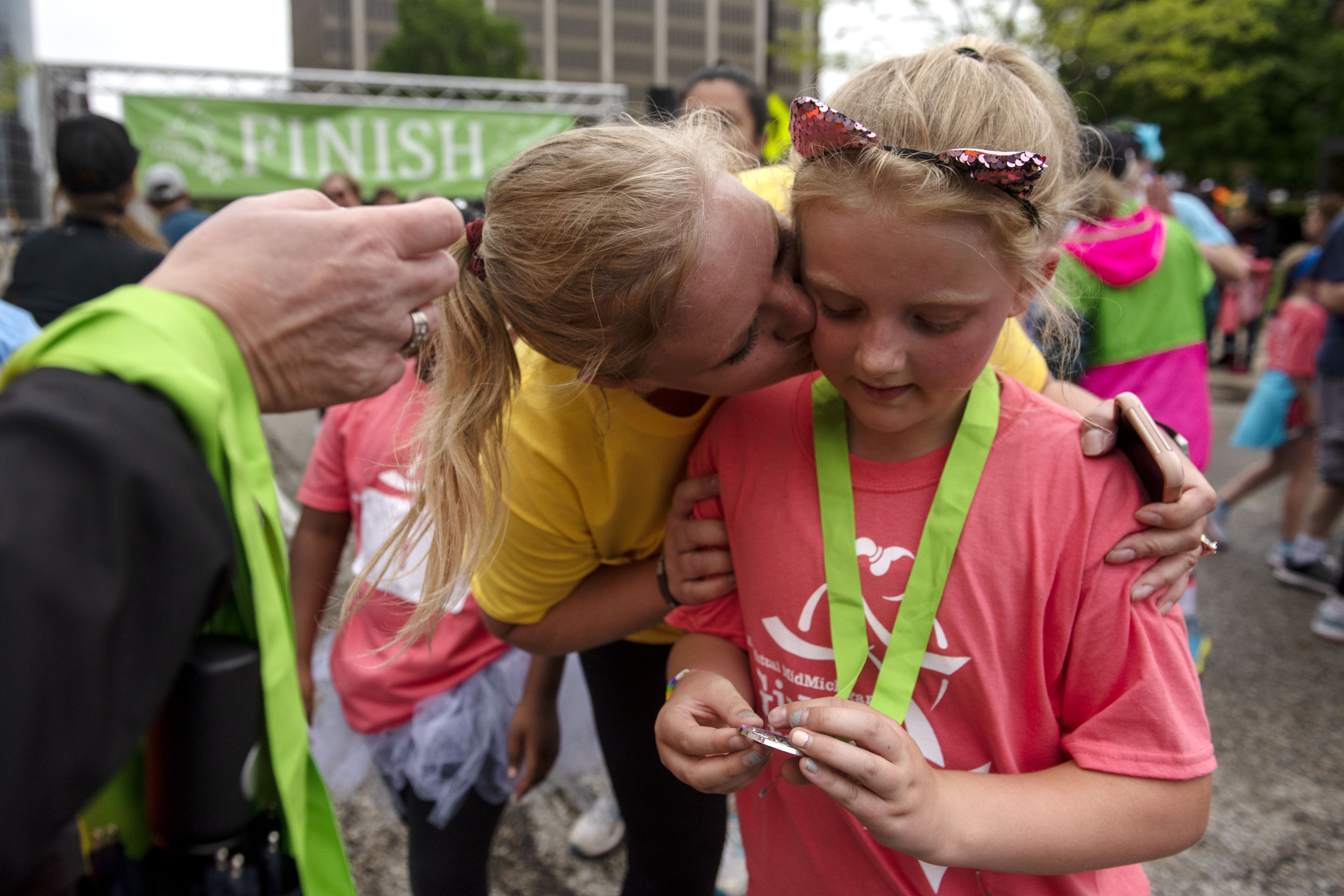 Thousands participate in Girls on the Run 5K - mlive.com