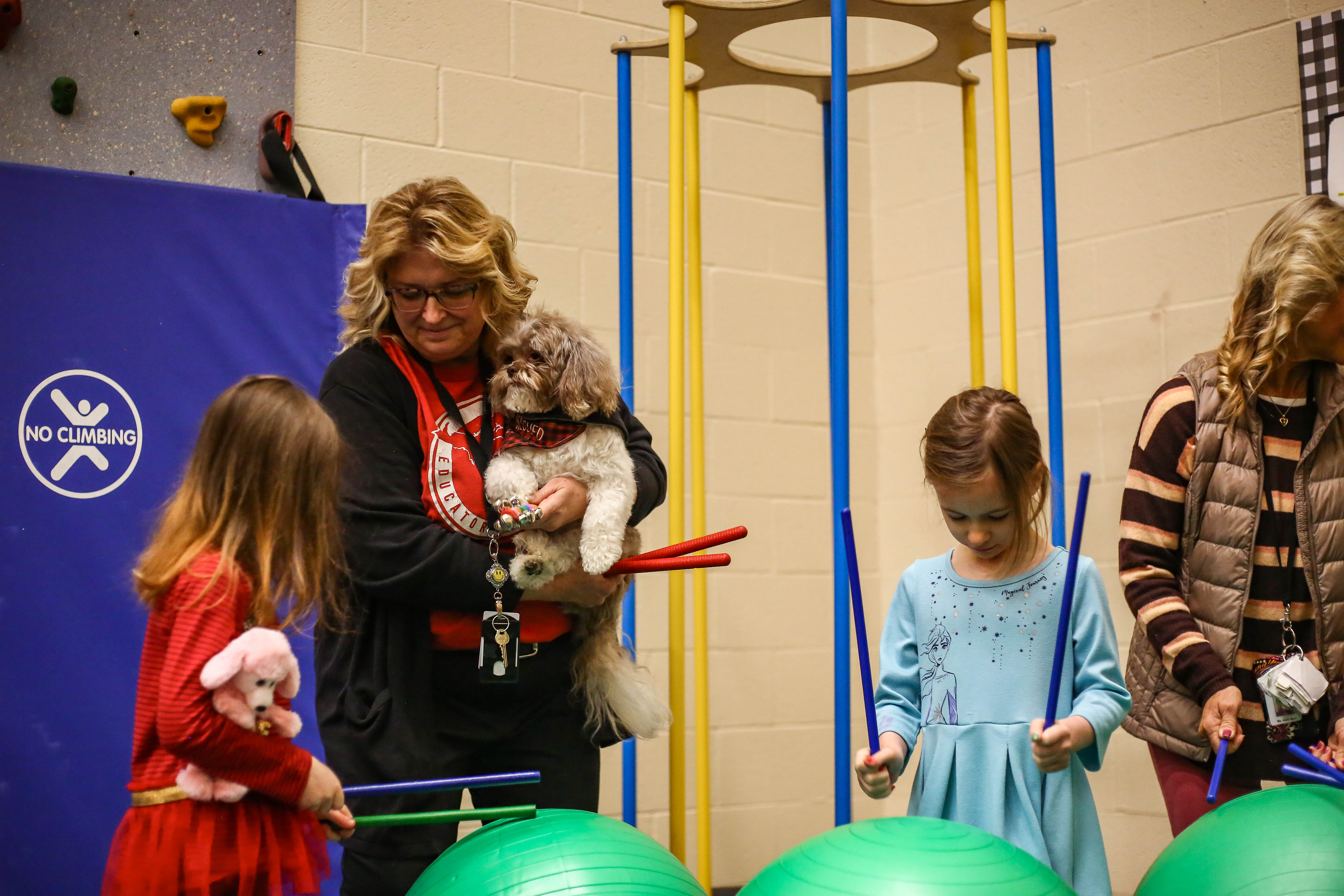 Therapy dog transforms elementary school - mlive.com