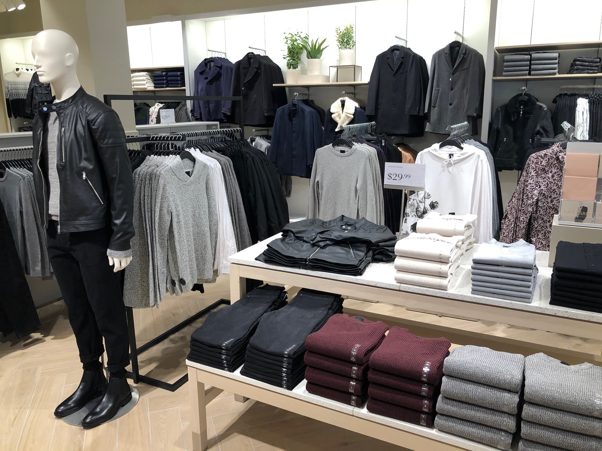 H&M Downtown Detroit location at 1505 Woodward Avenue - mlive.com
