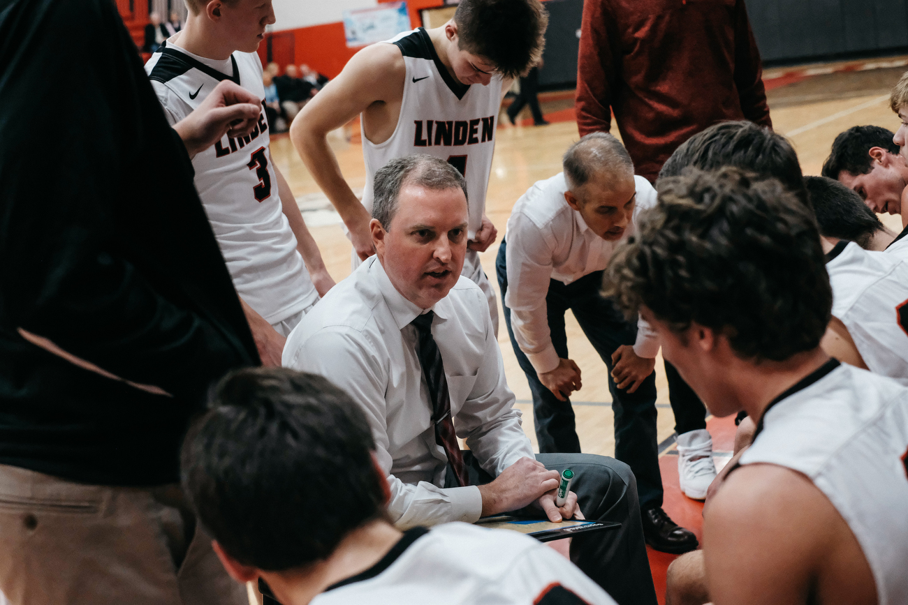 Linden boys basketball defeats Flushing 75-35 - mlive.com