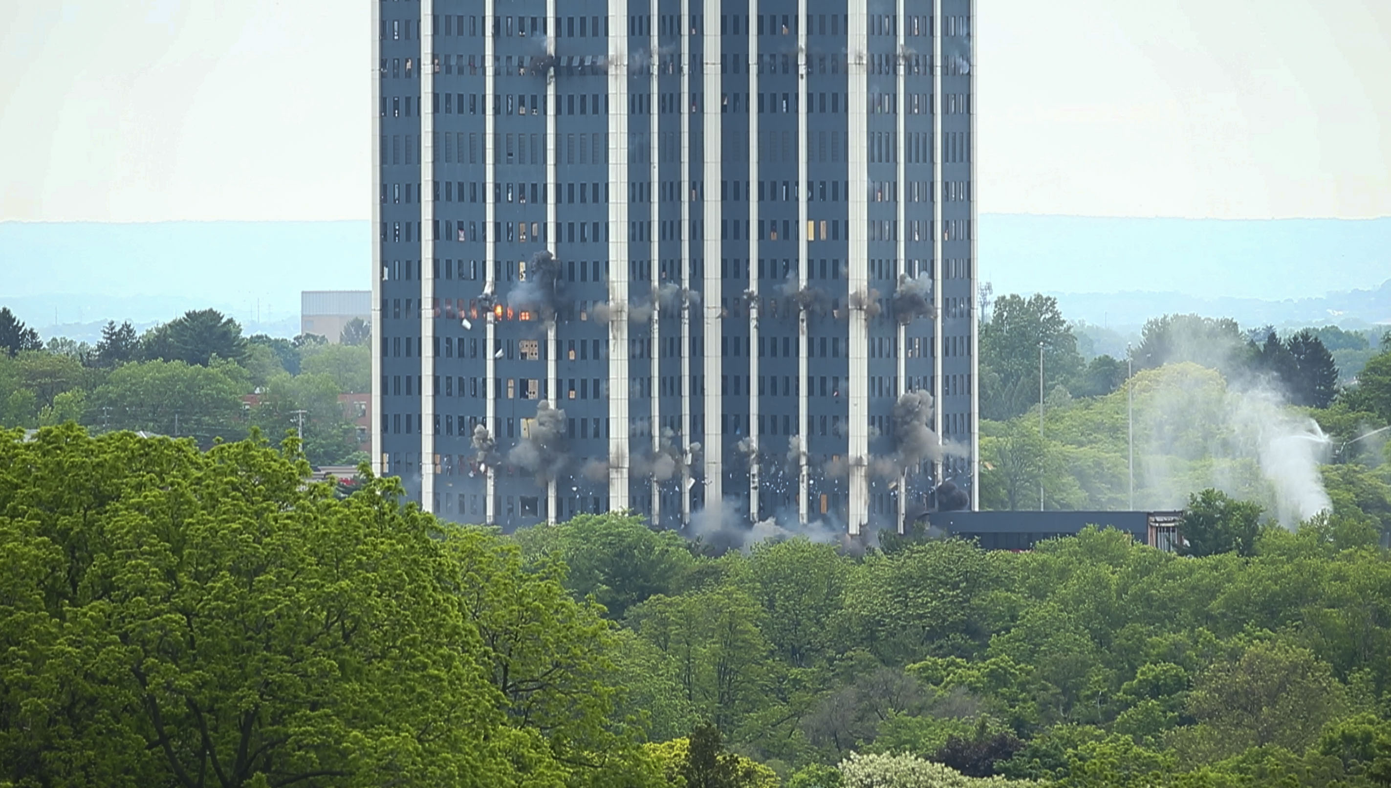 Closer look at the Martin Tower implosion May 19, 2019 ...