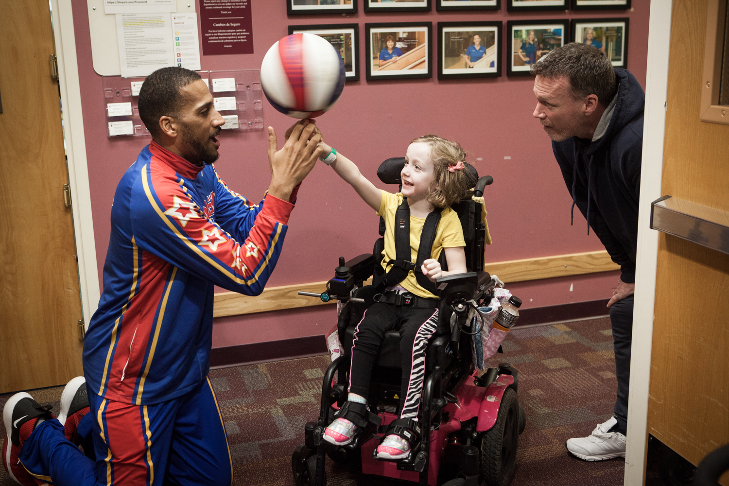 Harlem Globetrotters Zeus McClurkin visits Shriners - masslive.com