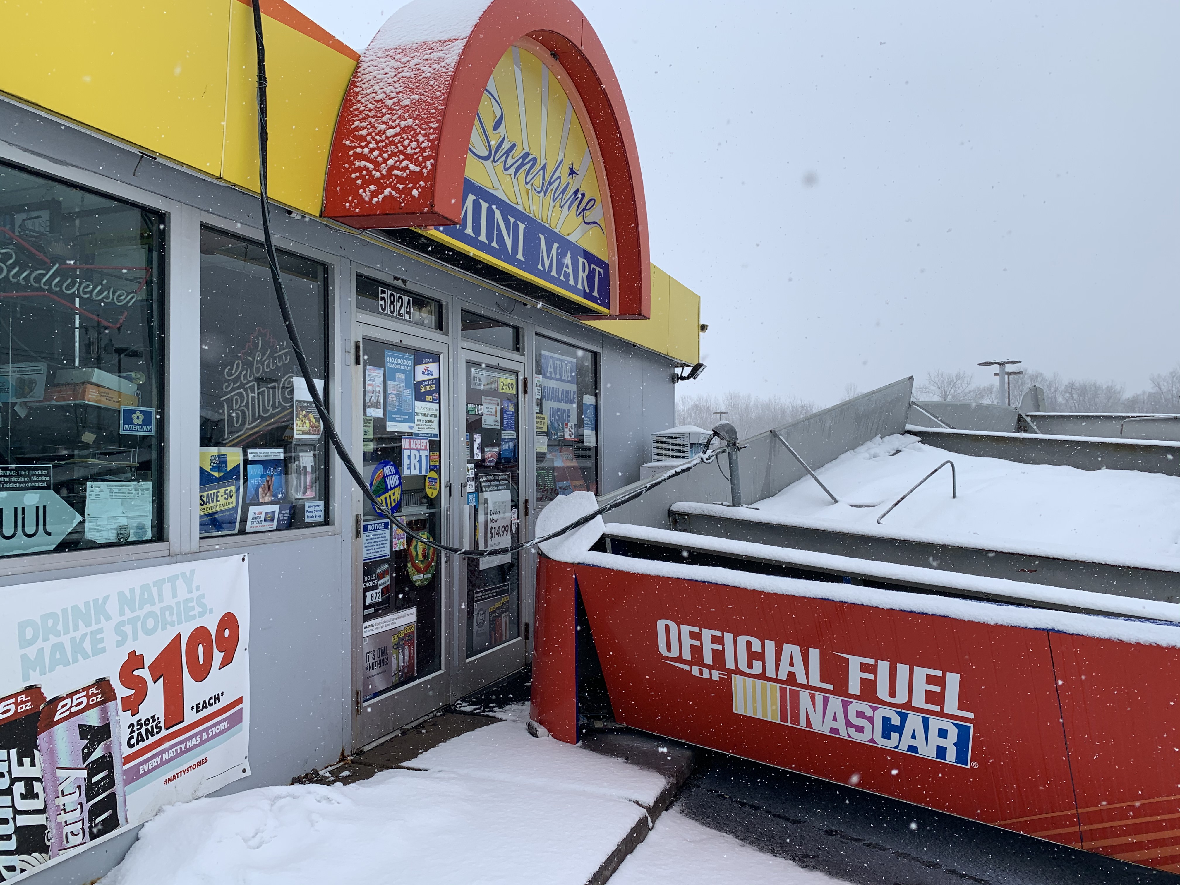 Canopy collapses at Cicero gas station - syracuse.com