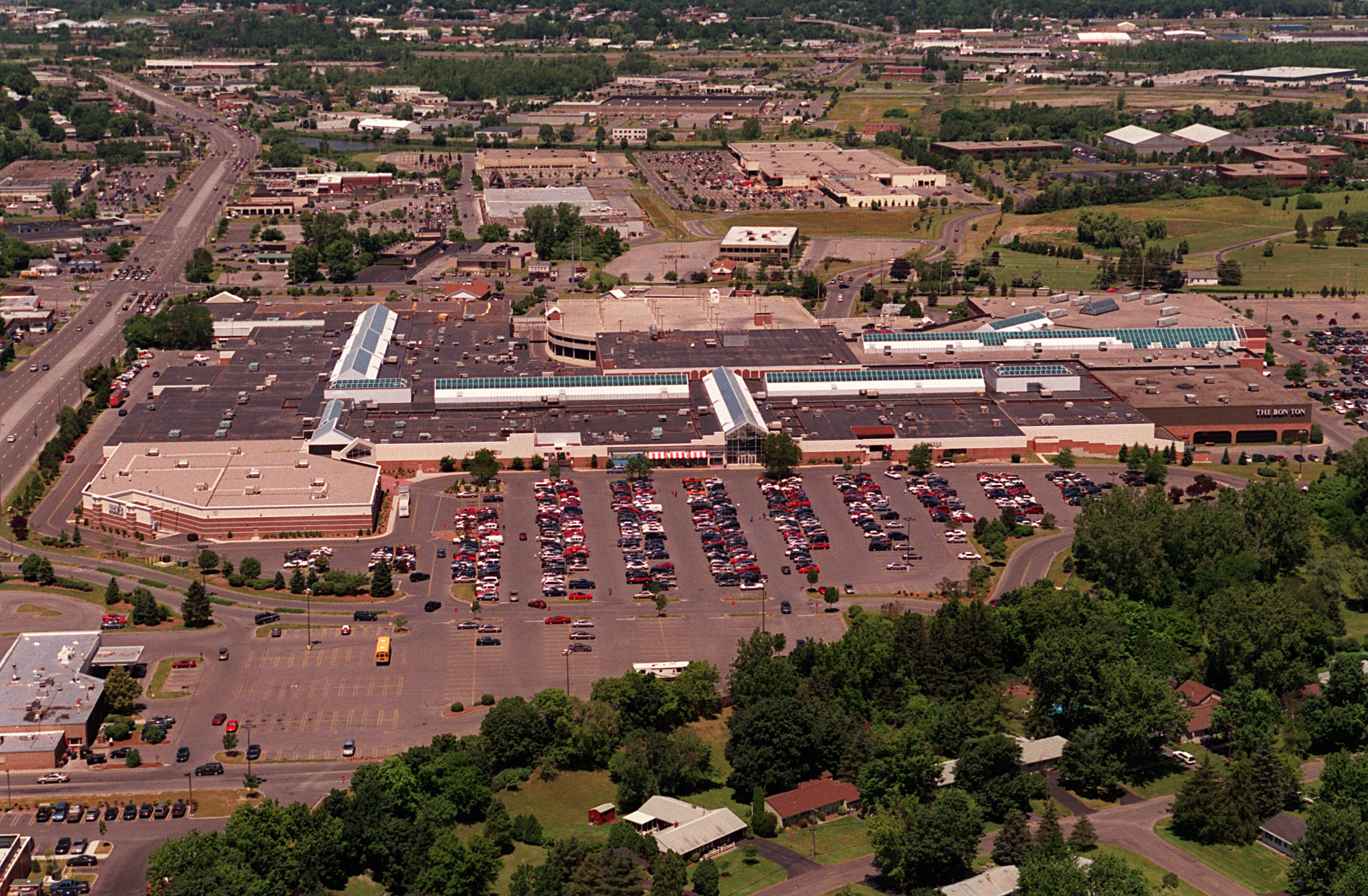 Dying malls of America: Shoppingtown past and present - syracuse.com