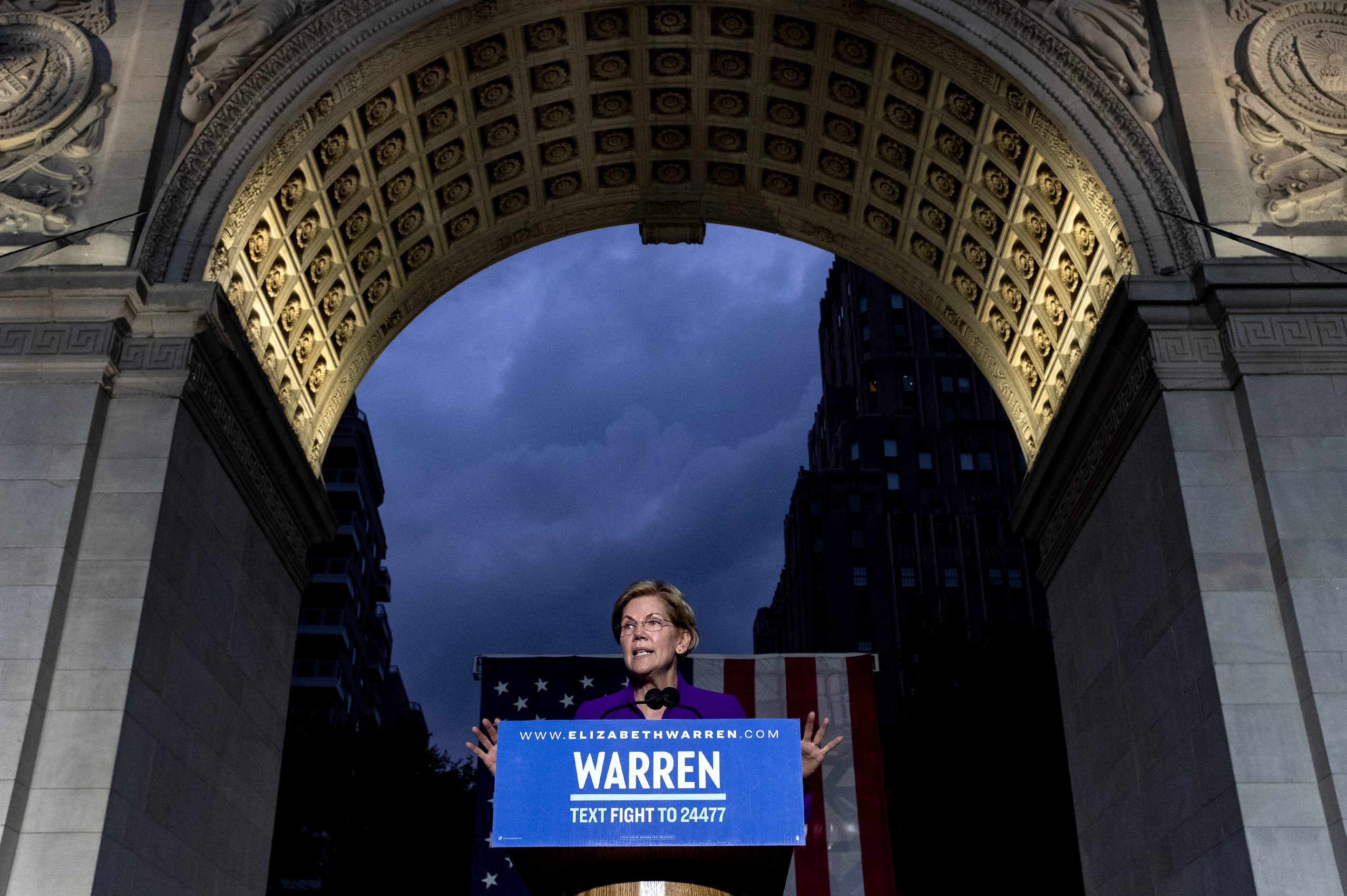 At rally, Elizabeth Warren decries Donald Trump as ‘corruption in the ...