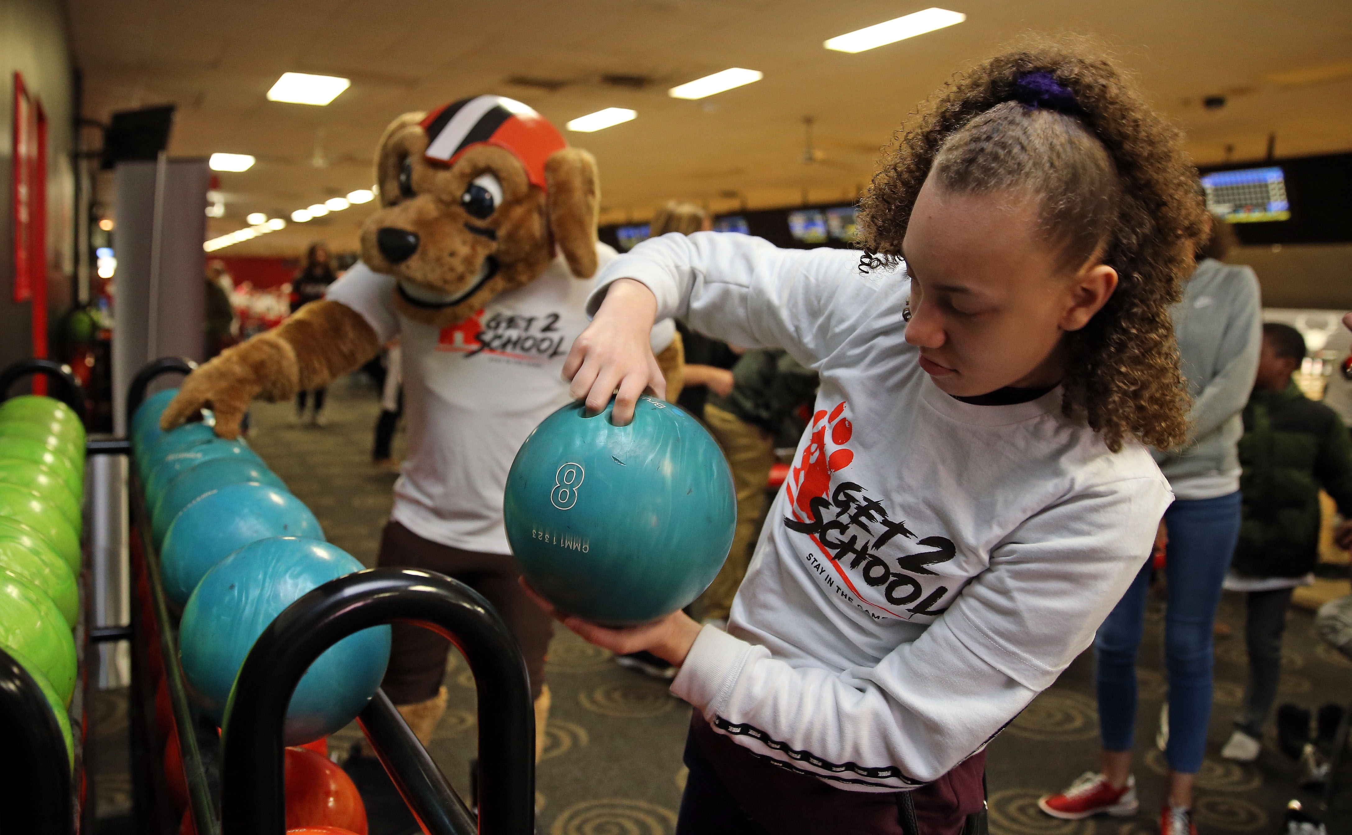 Browns reward Canton City School District students with bowling ...
