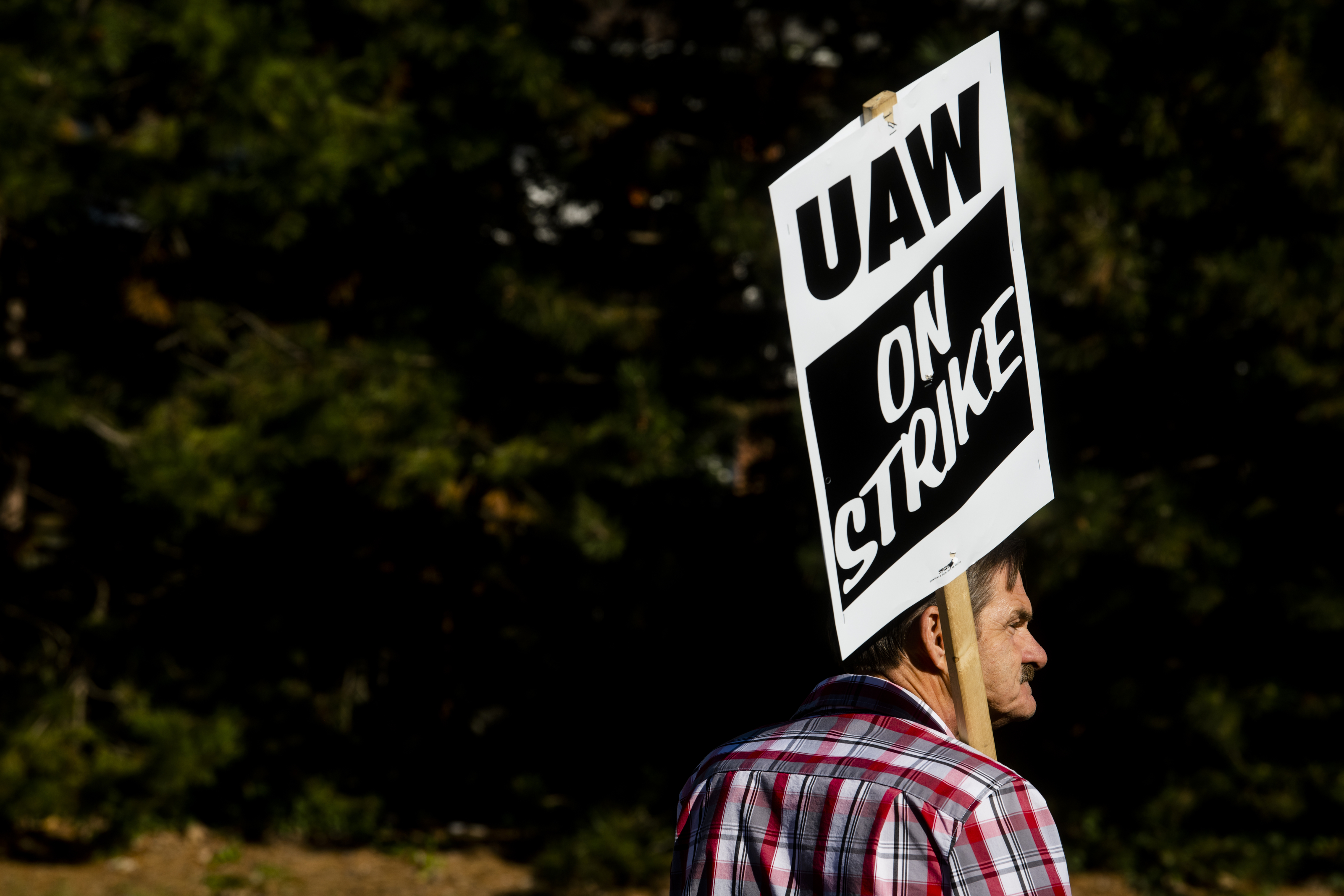 UAW strike reaches 12th day as work continues on GM contract ...