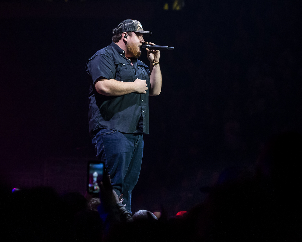 Luke Combs performs at the Giant Center - pennlive.com
