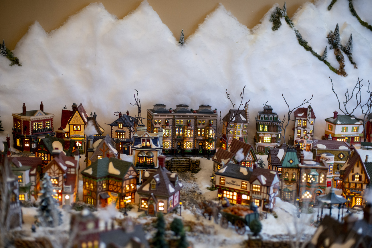 Plymouth woman builds enormous Dickensian model village display over ...