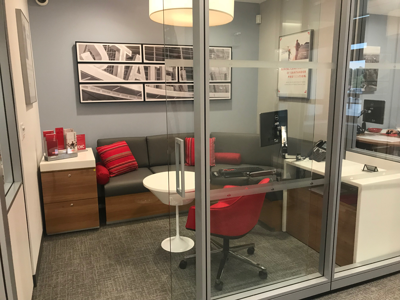 See inside Santander's redesign for its branches - silive.com