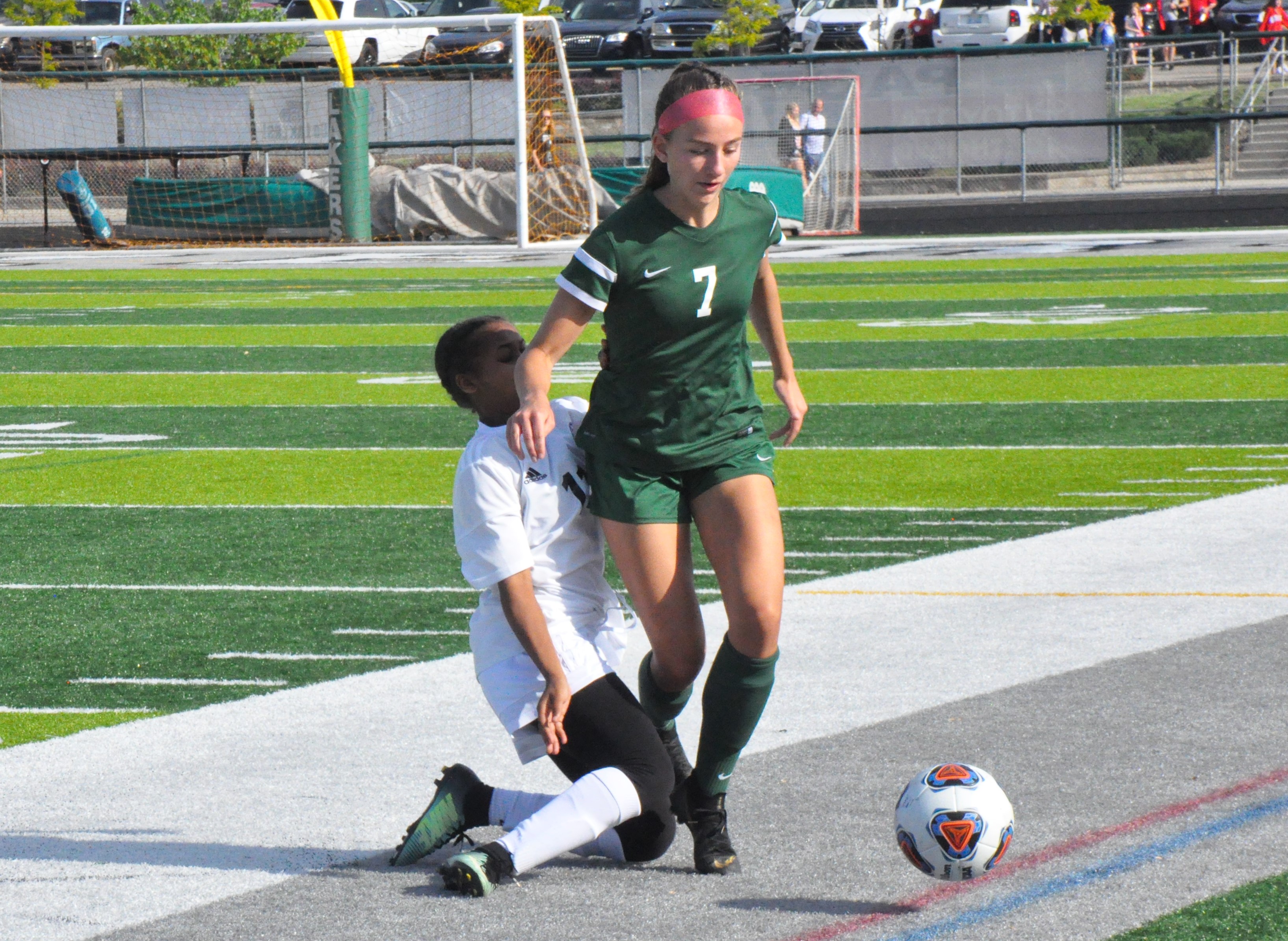 Division 1 girls soccer region championship: Novi 4, Grand Blanc 0 ...