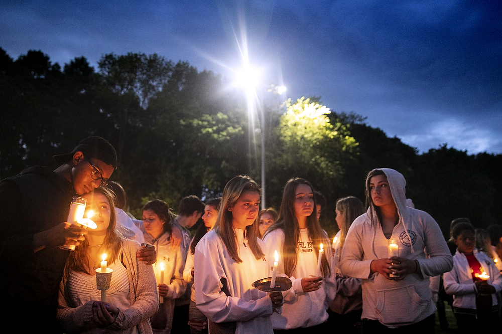 Hundreds mourn Alexis “Lexi” Faye at vigil in Newton - nj.com