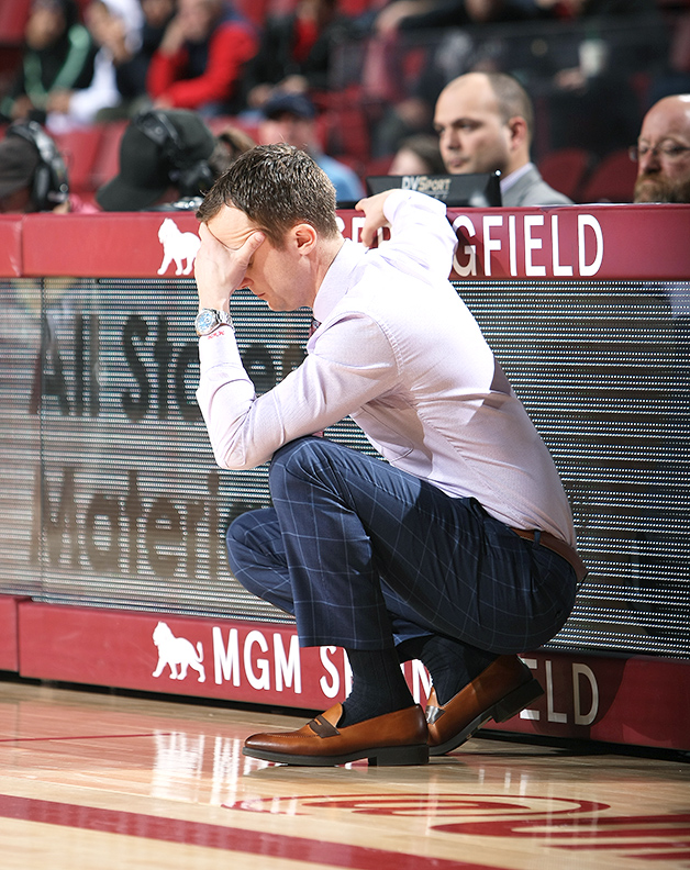 UMass Men's Basketball vs GW 1/18/20 - masslive.com