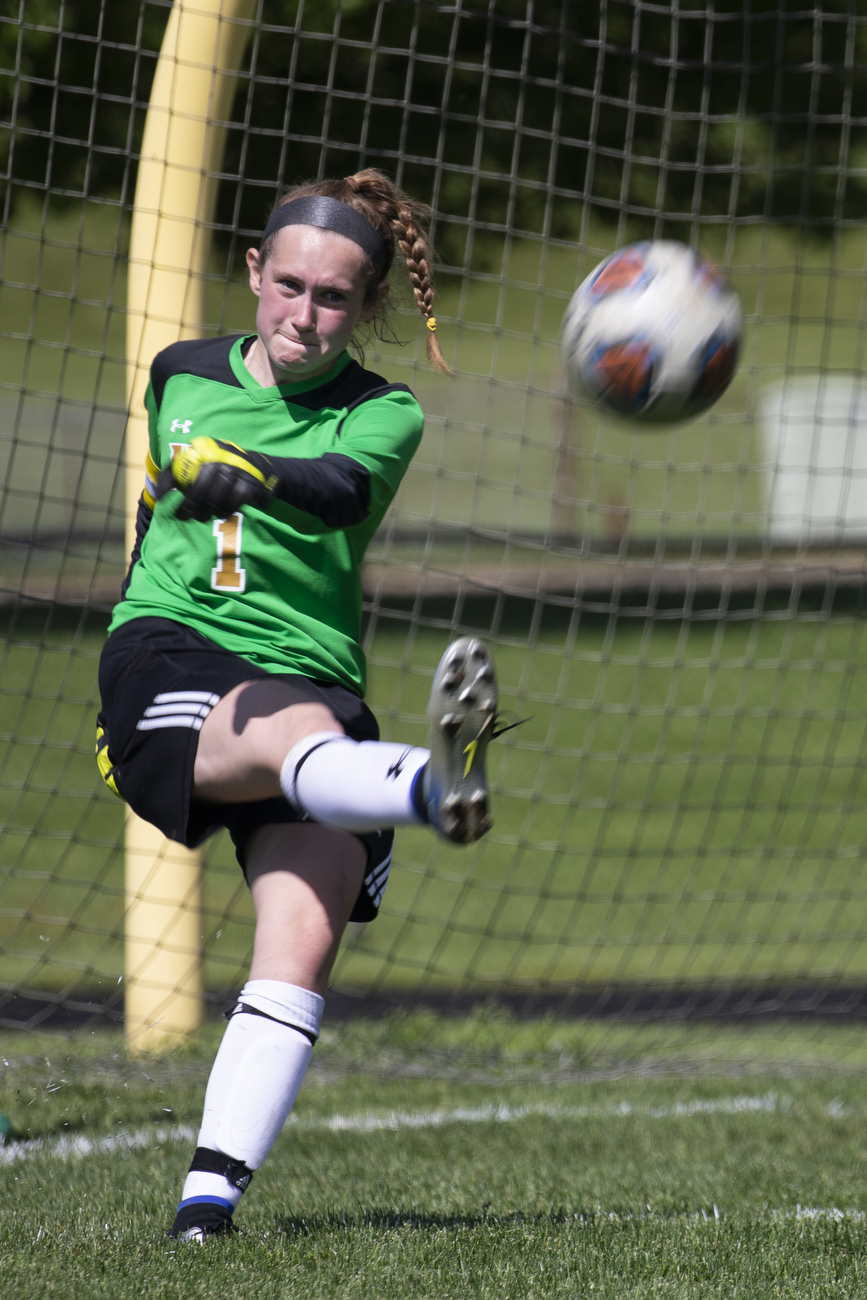 Kalamazoo Christian advances to district finals with dominant win over ...