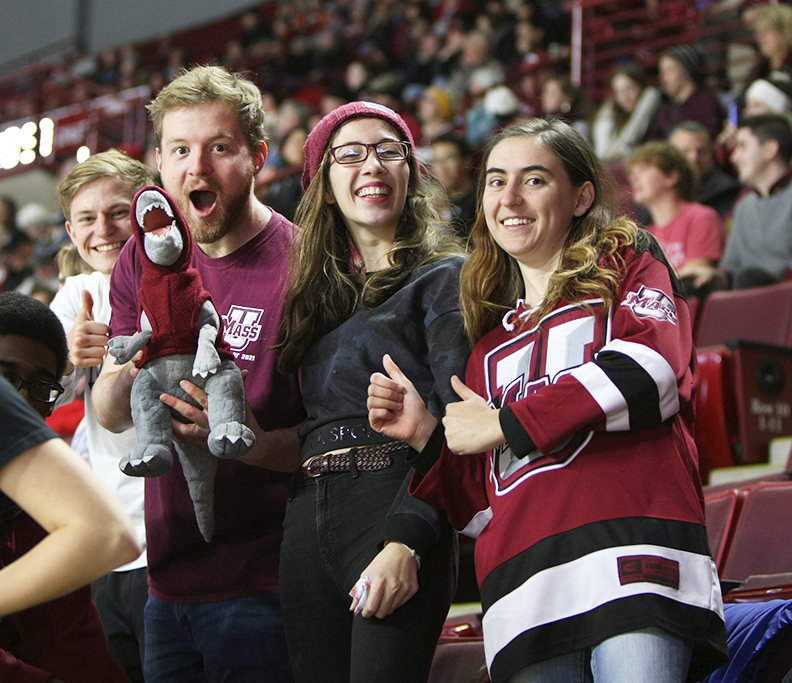 UMass Hockey vs Merrimack 11/22/19 - masslive.com