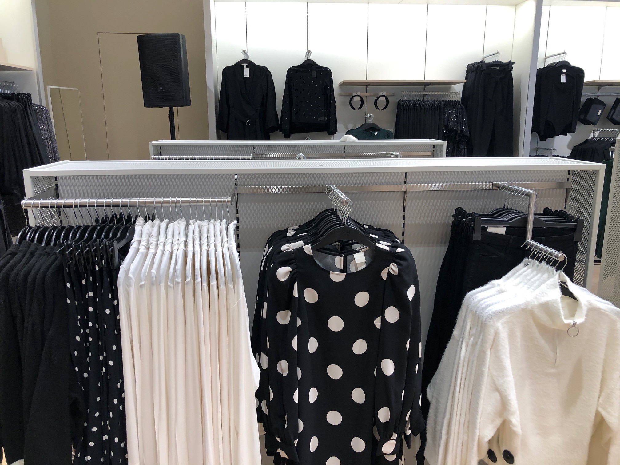 H&M Downtown Detroit location at 1505 Woodward Avenue - mlive.com