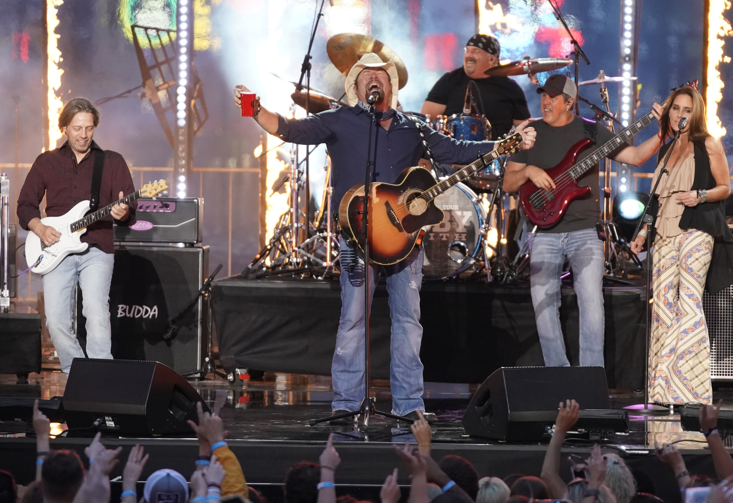 2019 CMT Music Awards show - masslive.com