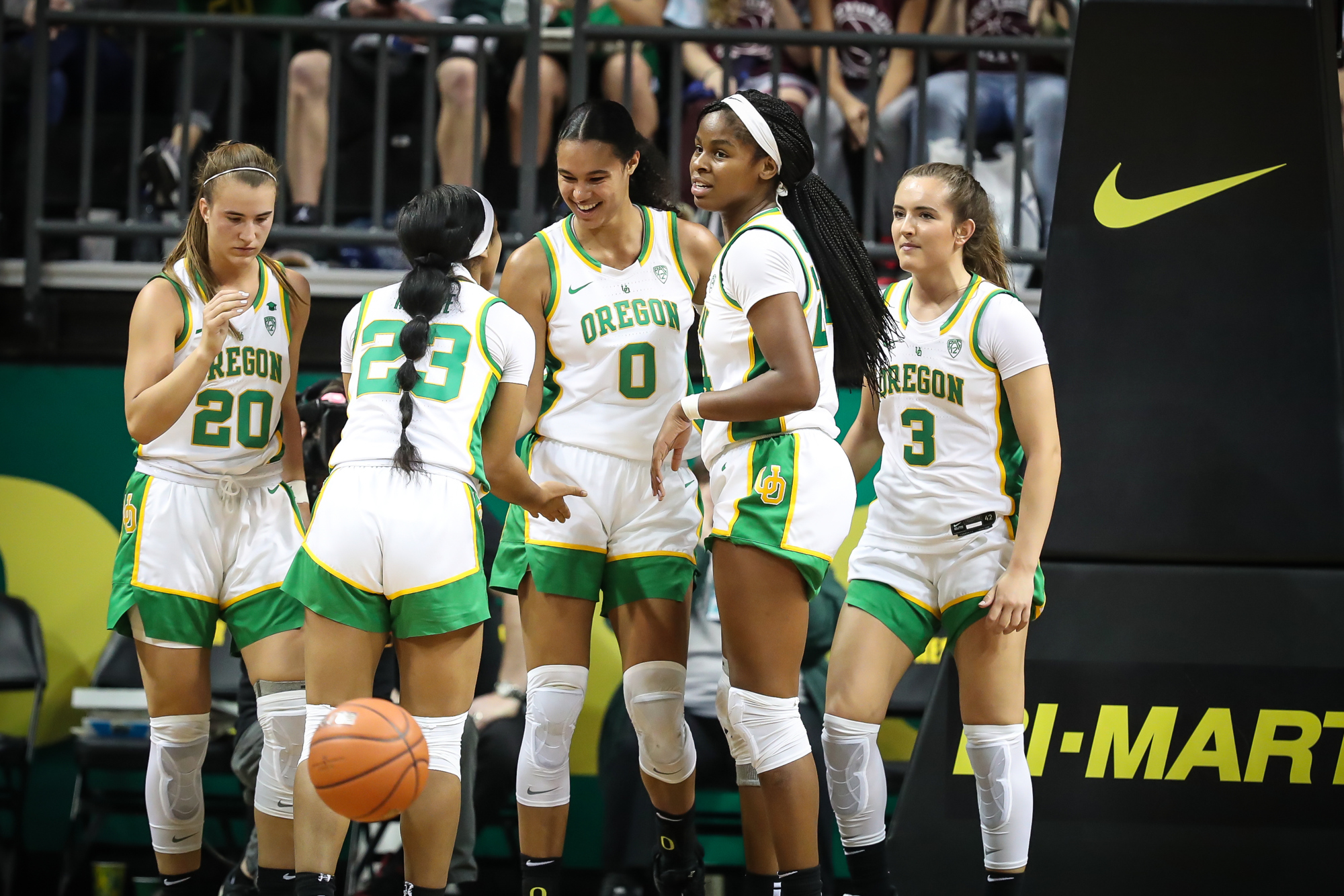 No. 3 Oregon Ducks women's basketball vs. Washington, March 1, 2020 ...