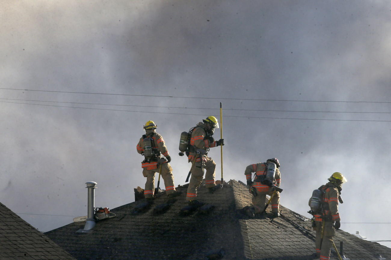 Fire spreads in Northeast Portland - oregonlive.com