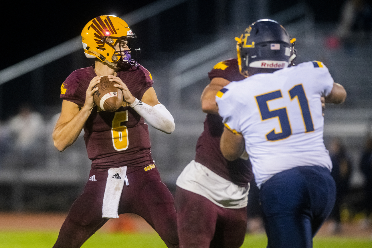 Davison football crushes Grand Ledge 63-21, improves to 6-0 - mlive.com