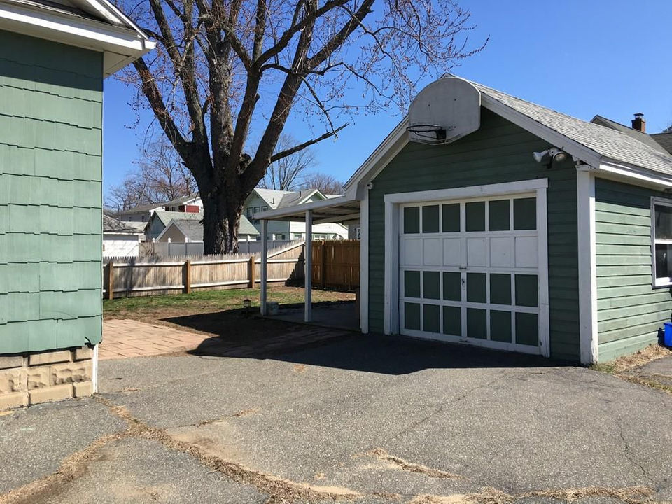 This is what the Stewart Weldon home where three bodies were found ...