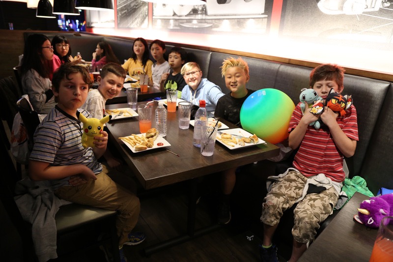 PS 69 fifth-graders play games at Dave & Buster's - silive.com