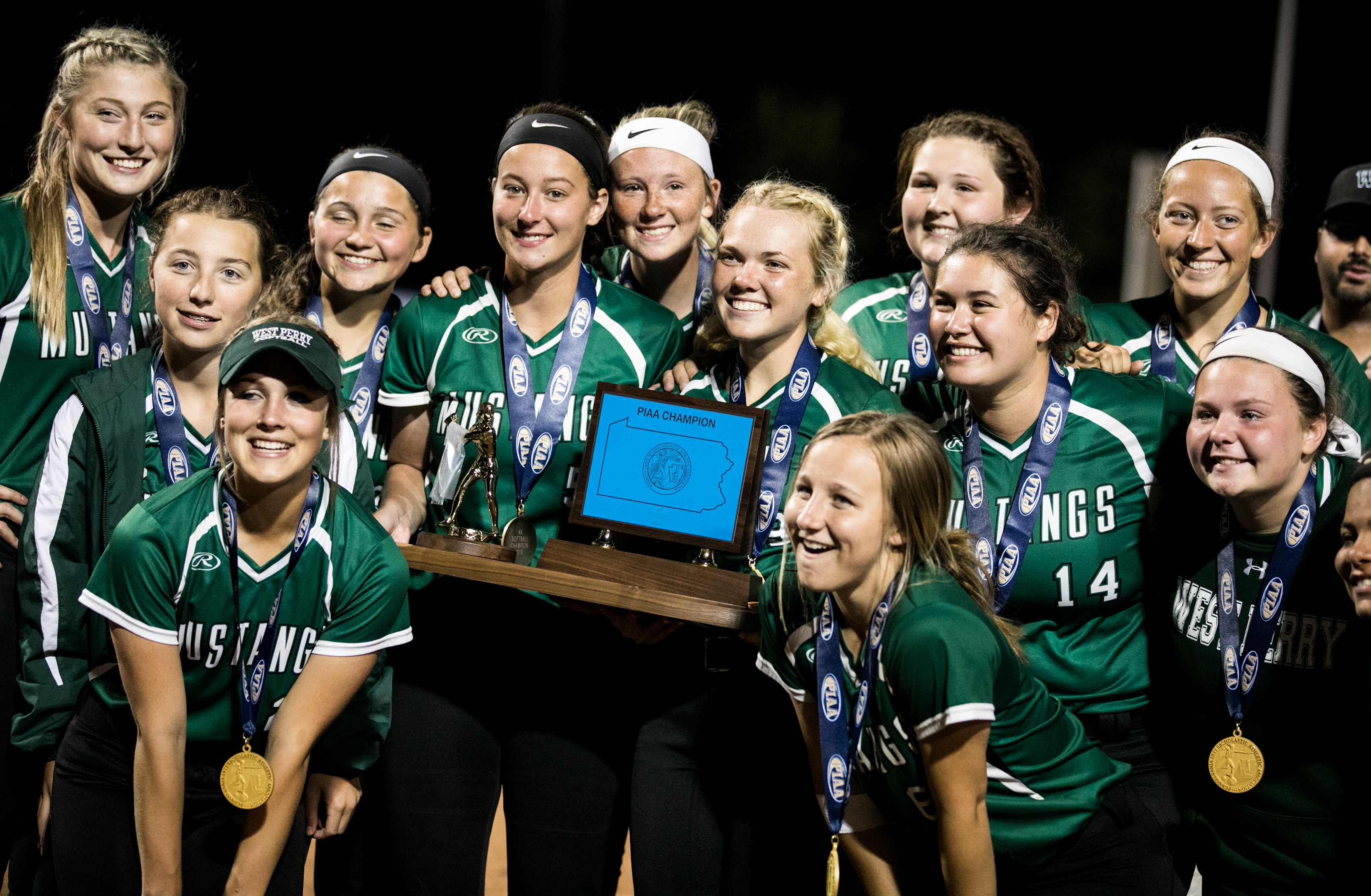 West Perry vs Elizabeth Forward in 4A softball championship - pennlive.com