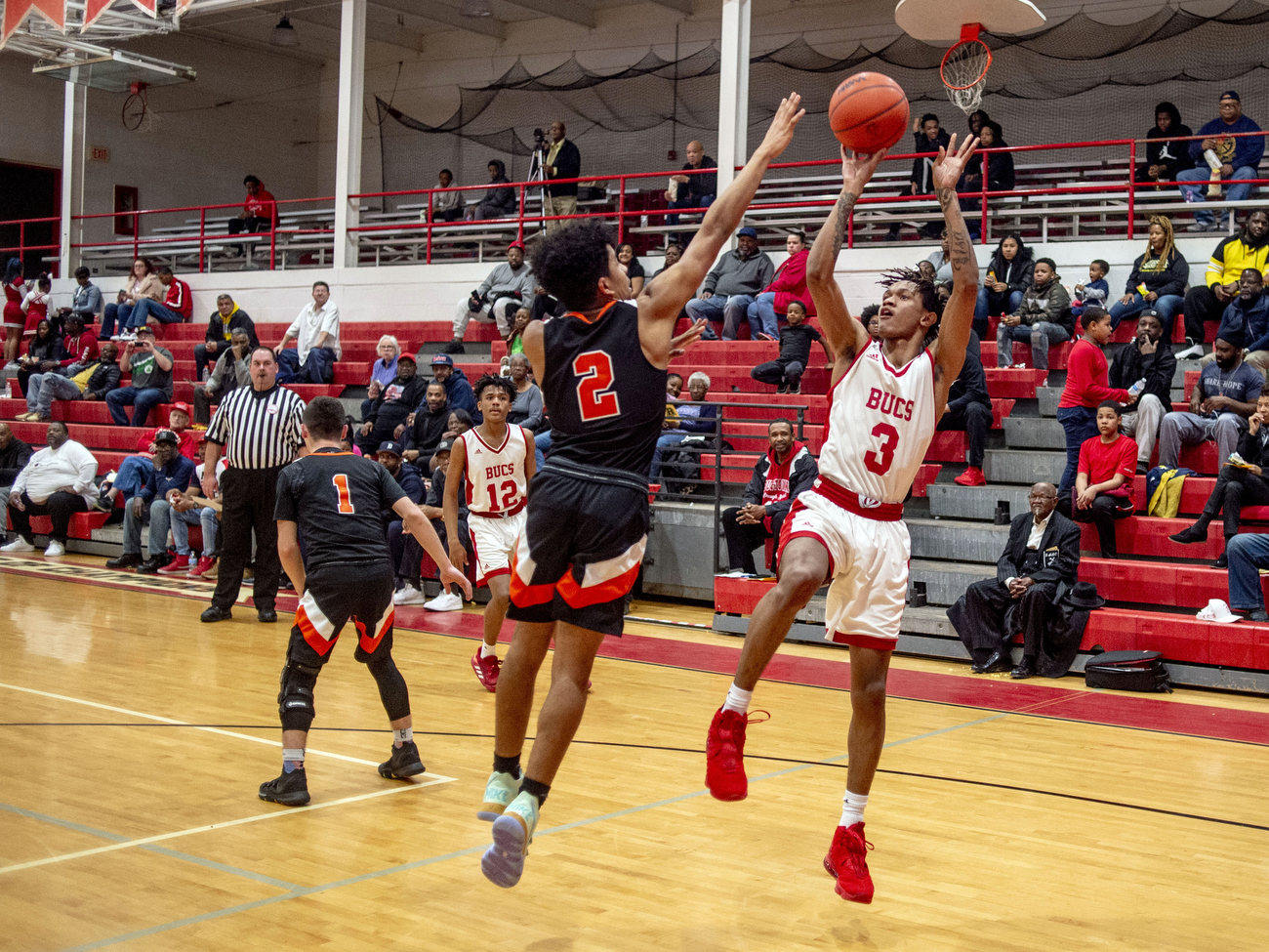 Beecher boys basketball dominates in 74-39 win over Vassar - mlive.com