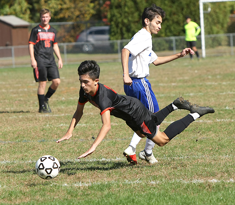 Belchertown vs Dury boys Socceer 10/14/19 - masslive.com