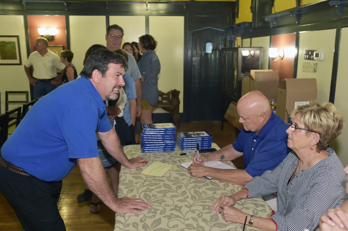 American Hockey League Hall of Fame member Bruce Landon stages book ...