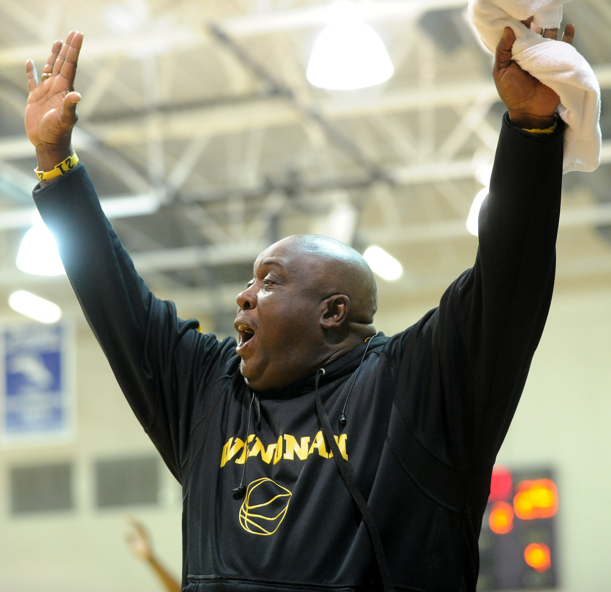 Wenonah coach Emanuel Bell - al.com