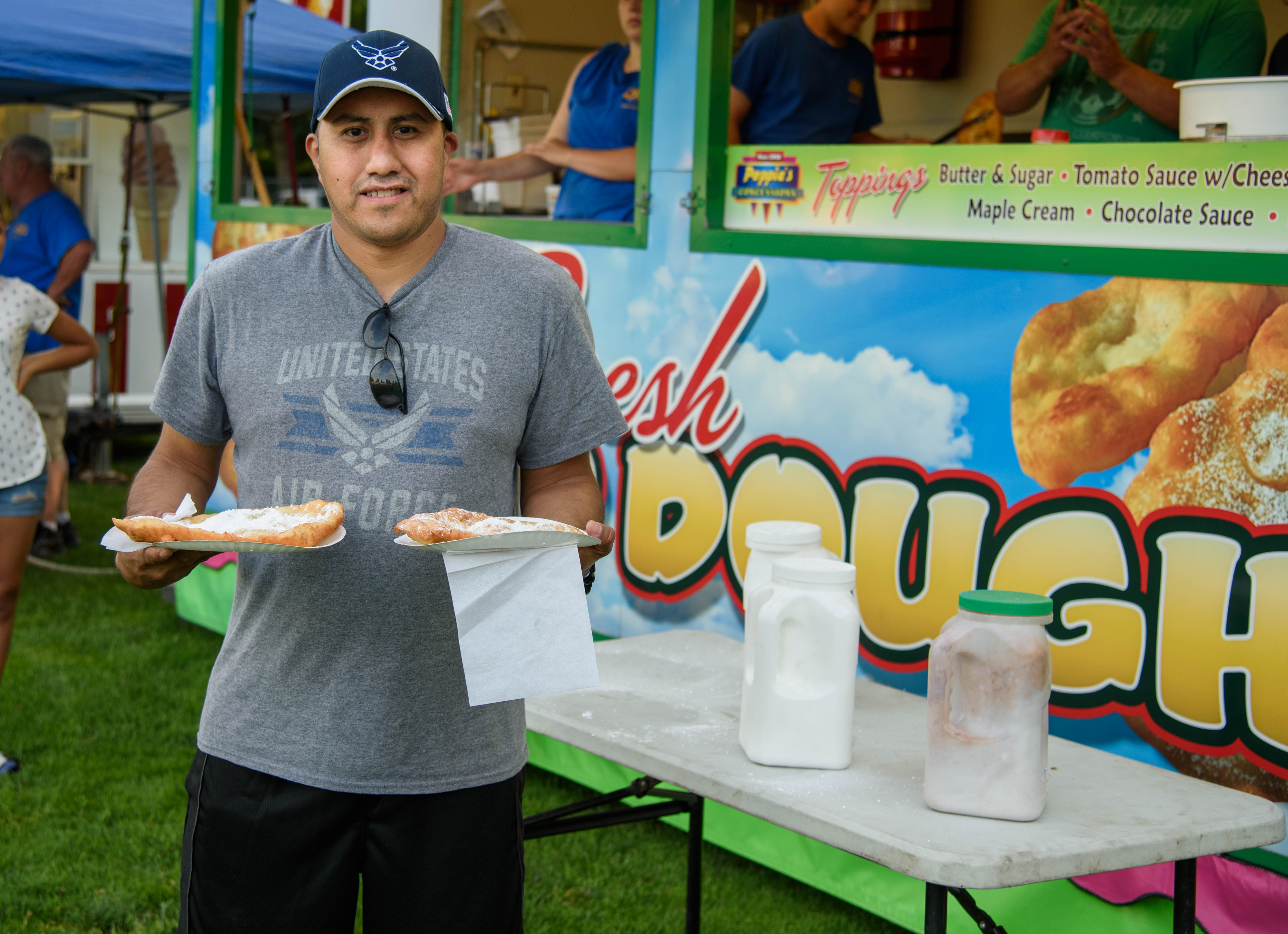 Hundreds watch fireworks at Szot Park in Chicopee - masslive.com