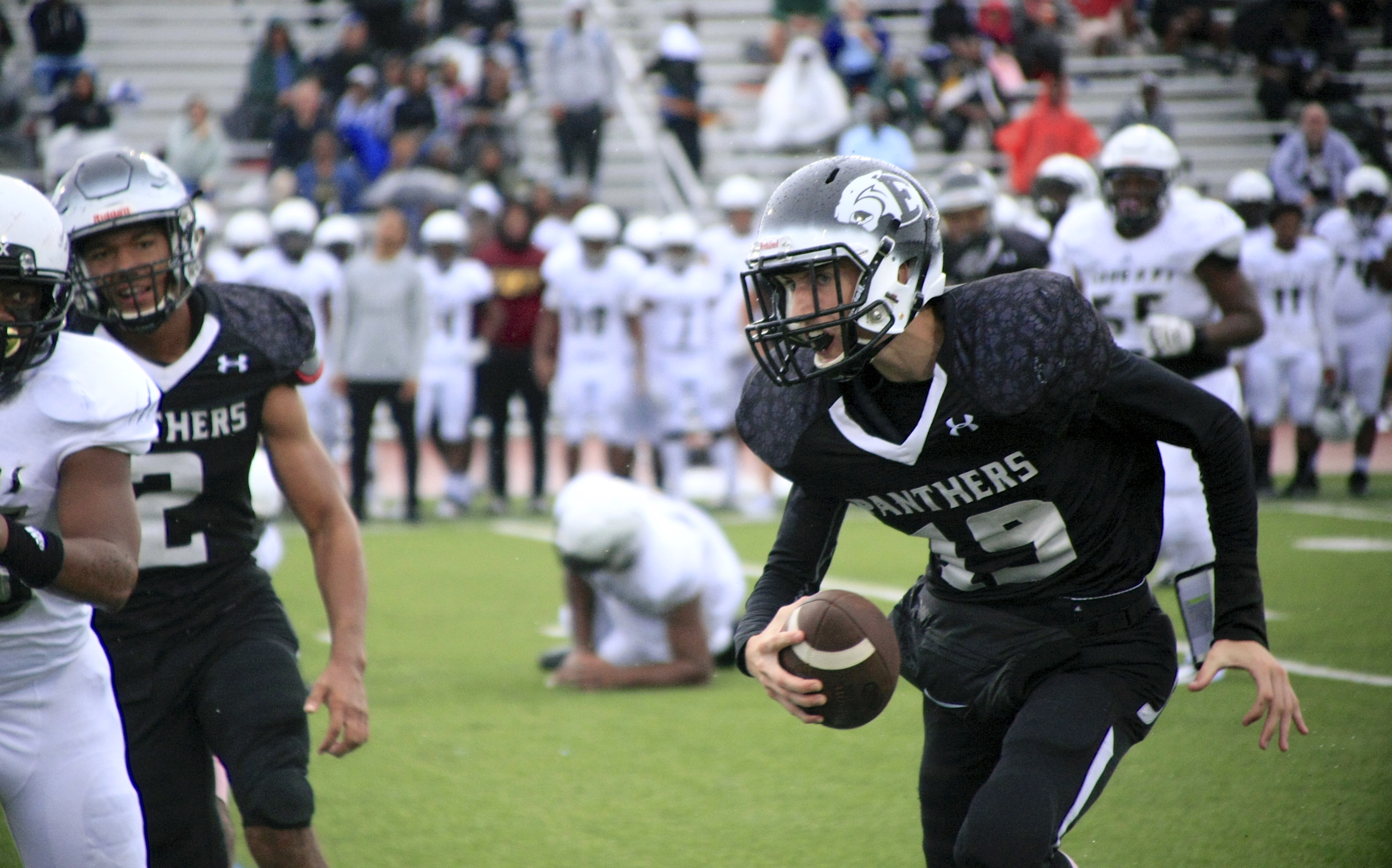 Harrisburg defeats CD East Saturday in football - pennlive.com