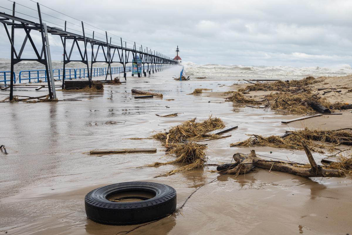 Large waves pummel the SW Michigan shoreline in early March - mlive.com