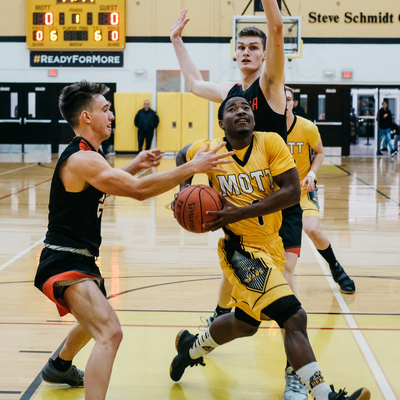 Mott Community College men's basketball vs. Sinclair Community College ...