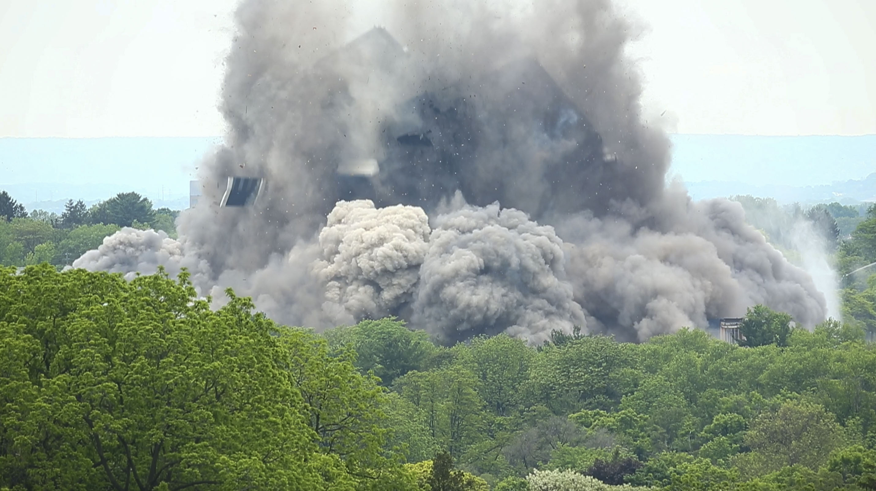 Closer look at the Martin Tower implosion May 19, 2019 ...
