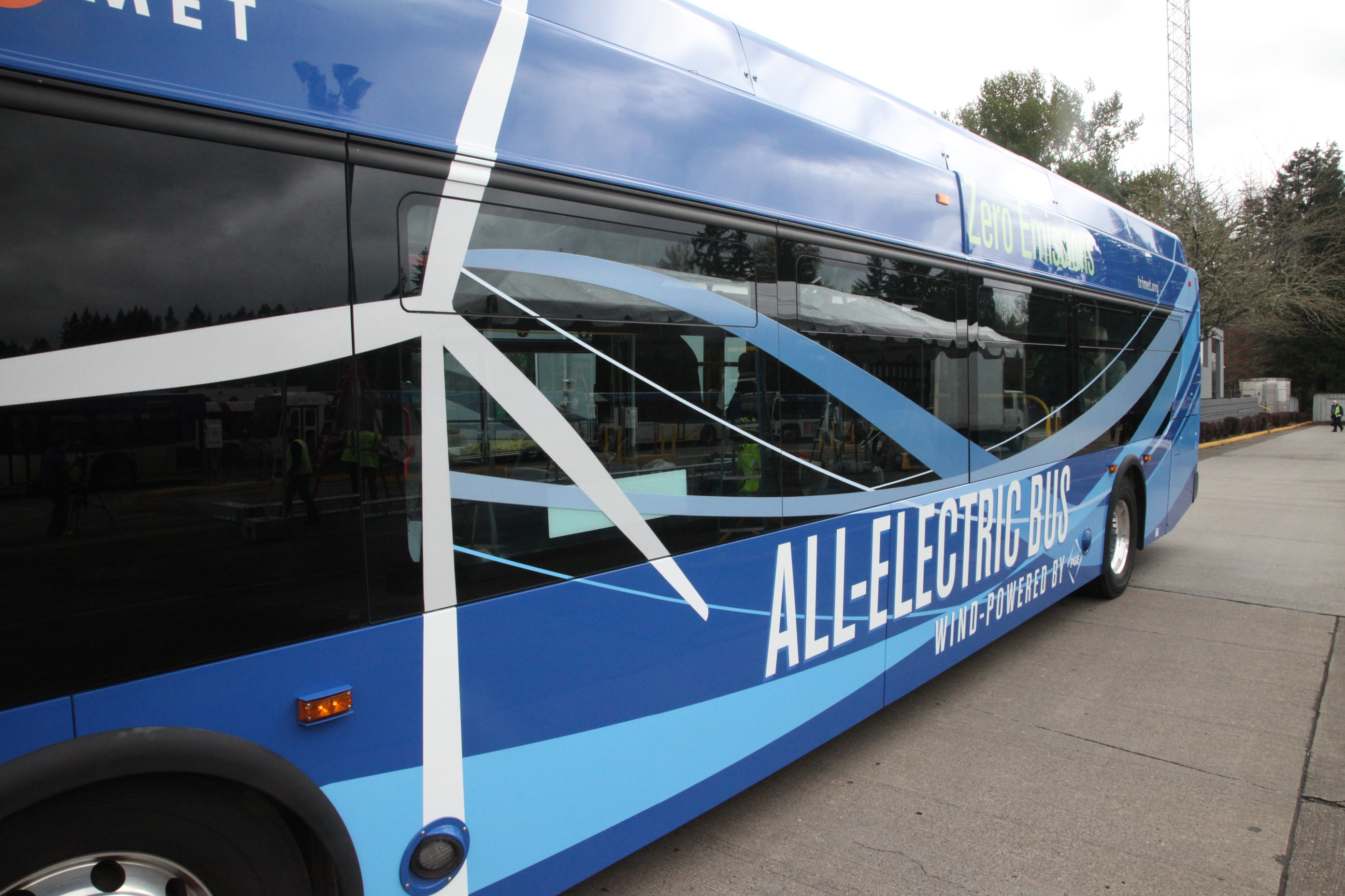 TriMet celebrates first battery-electric bus - oregonlive.com