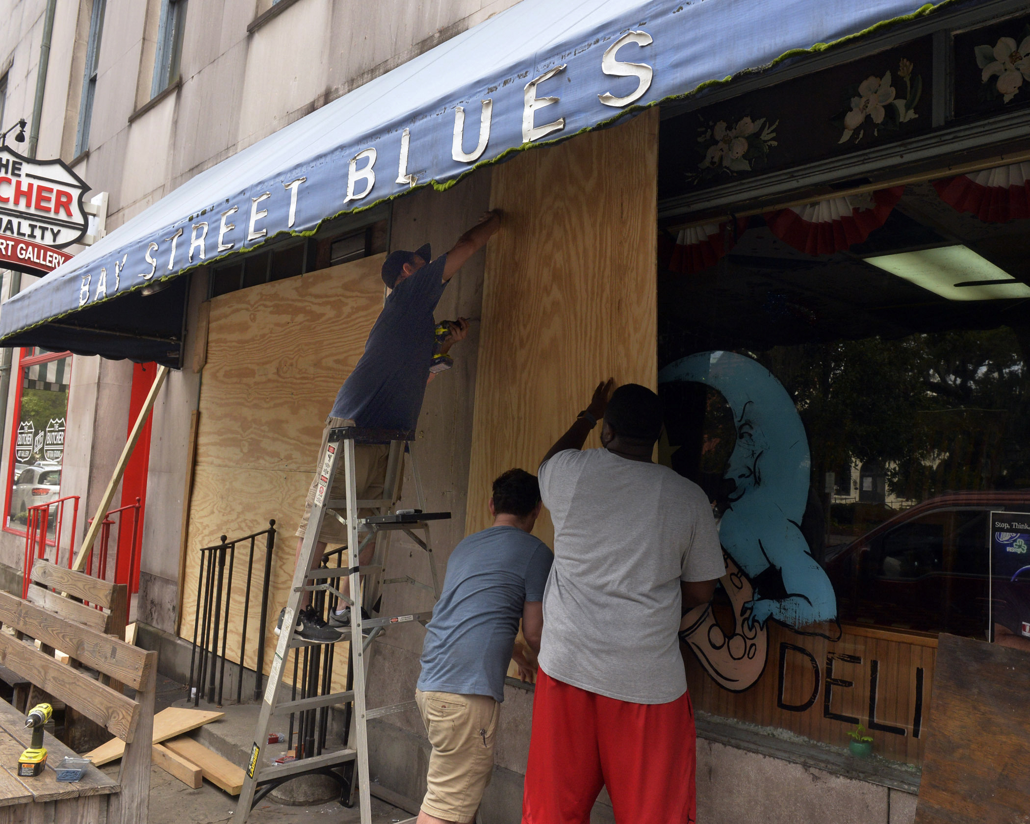 Hurricane Dorian stalls; US residents evacuate - syracuse.com