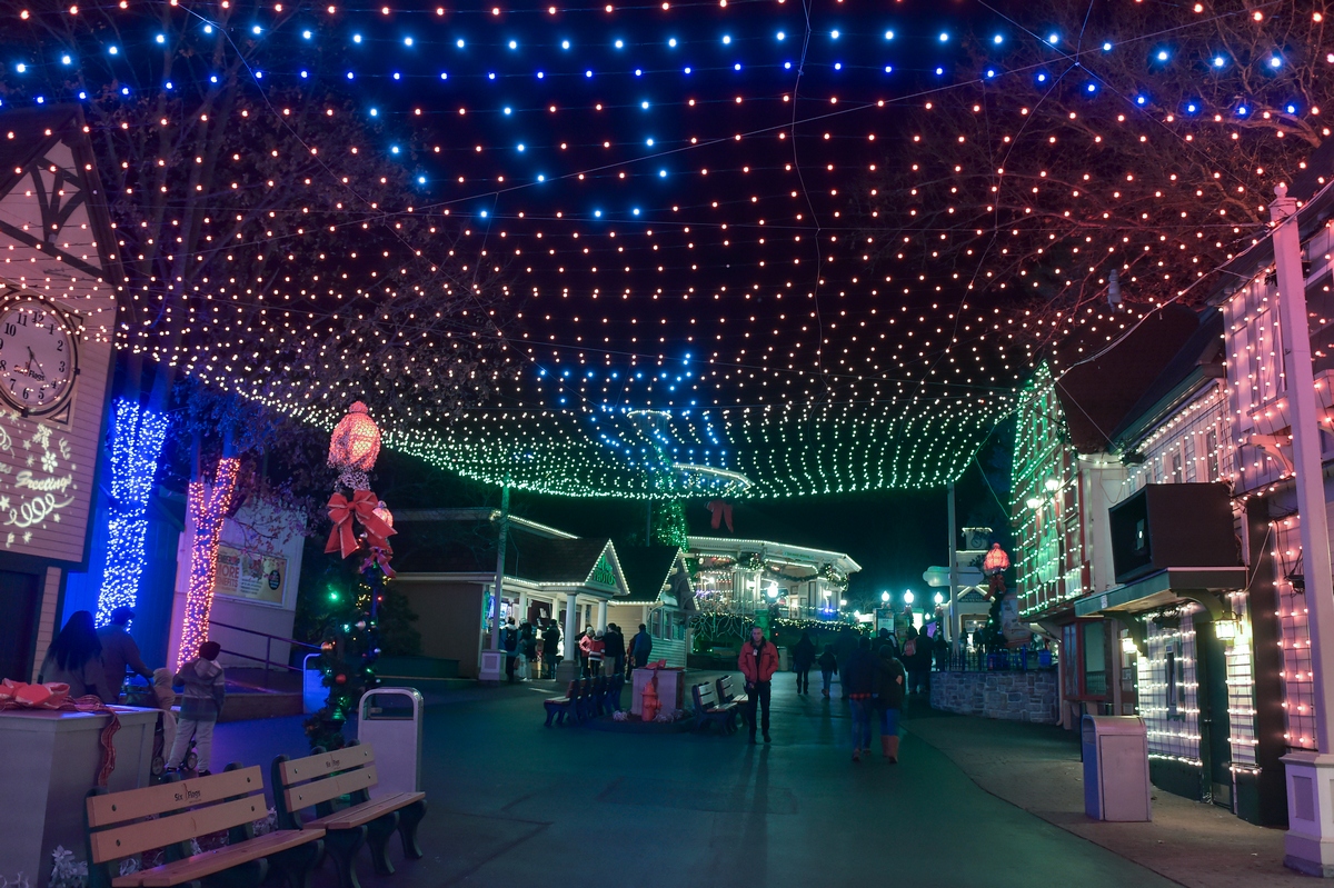 Seen@ Six Flags New England "Holiday in the Park" - masslive.com