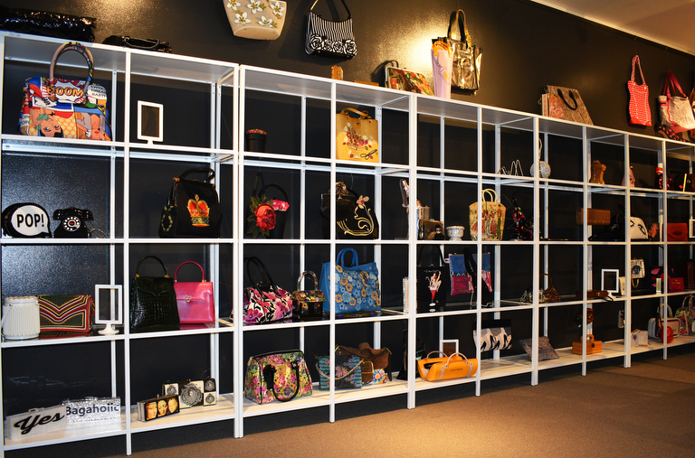 Lehigh Valley handbag collection goes on museum display ...