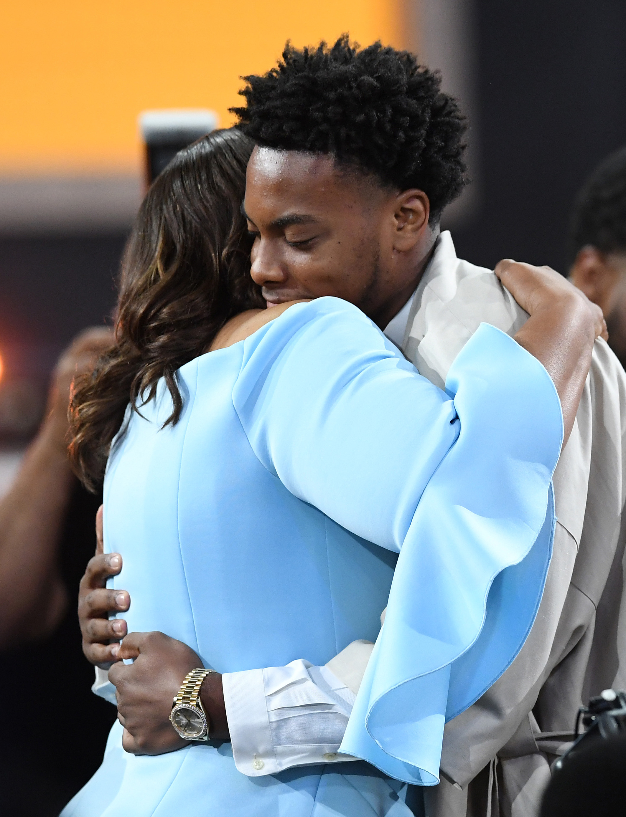 Cleveland Cavaliers pick Darius Garland with the 5th overall pick in ...