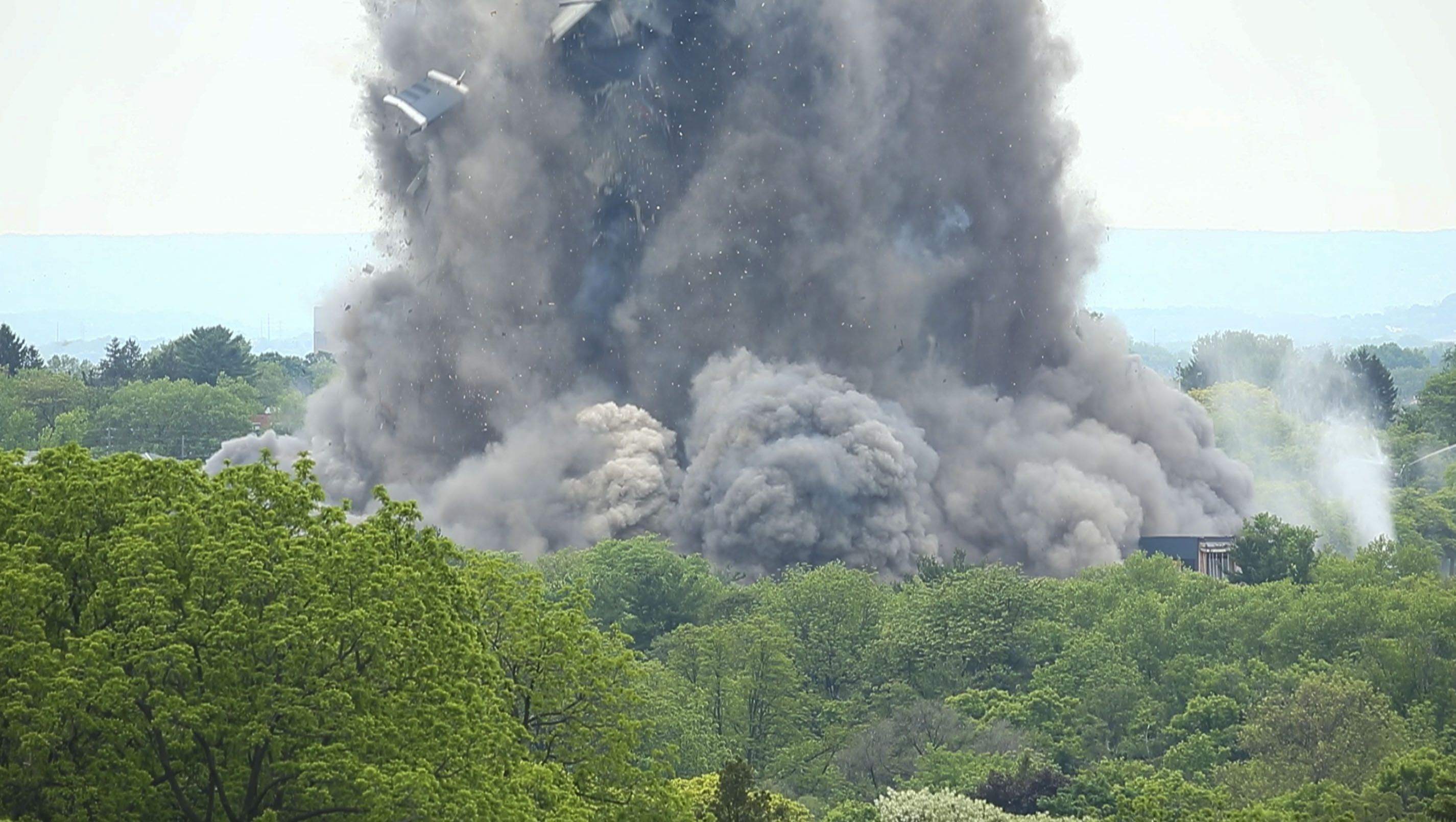 Closer look at the Martin Tower implosion May 19, 2019 ...