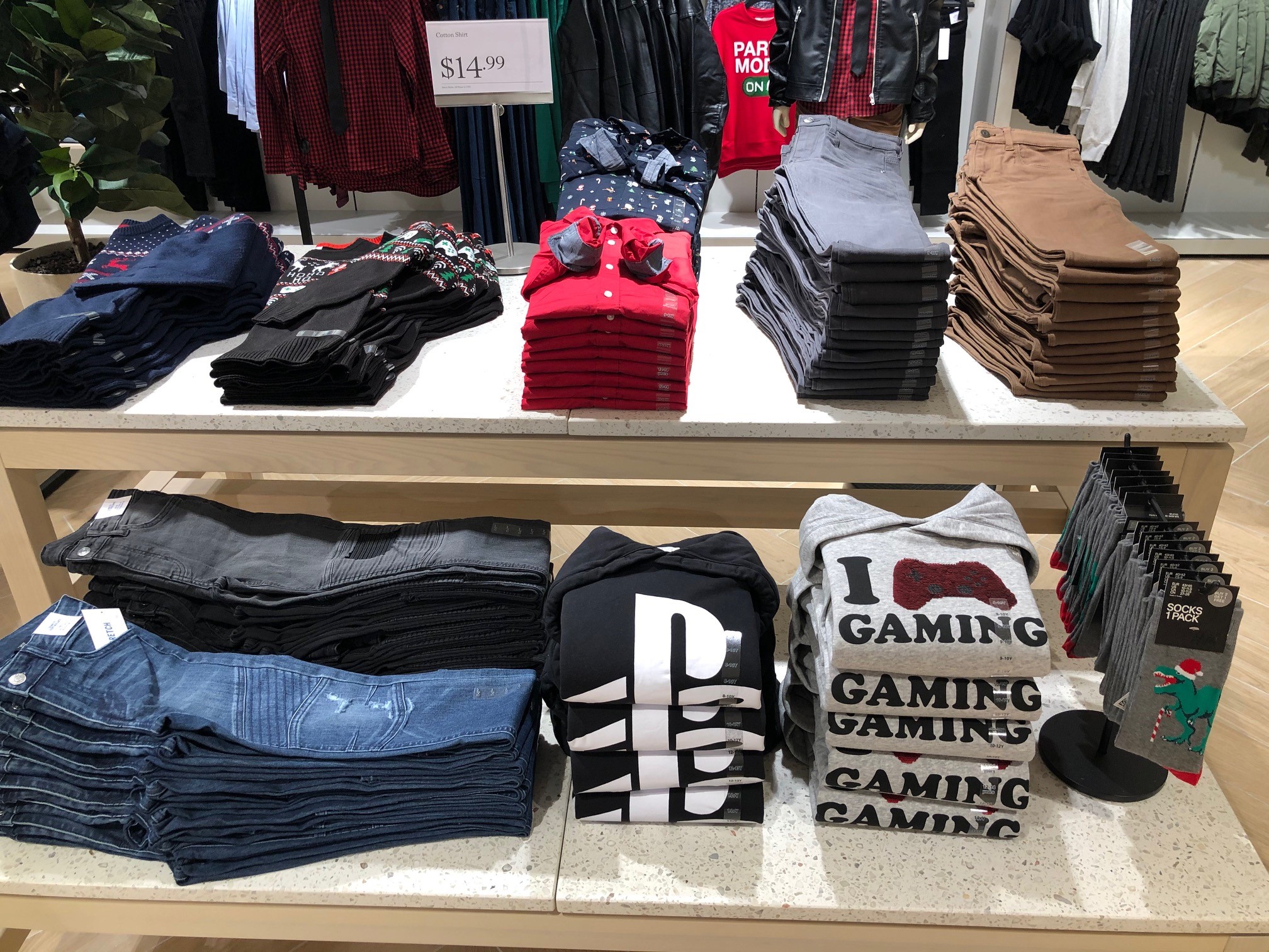 H&M Downtown Detroit location at 1505 Woodward Avenue - mlive.com