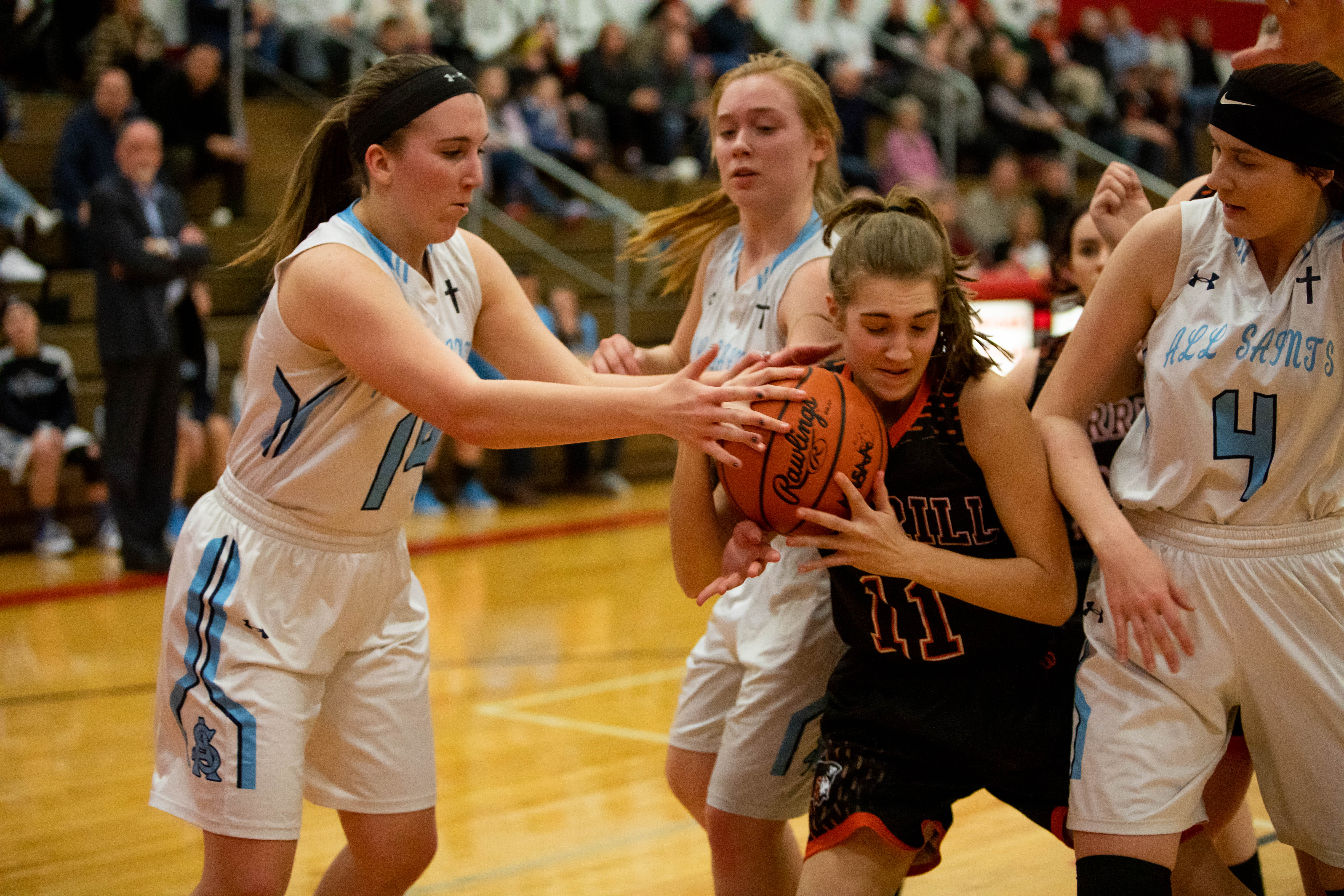 Merrill Vandals defeat Bay City All Saints to advance in district ...