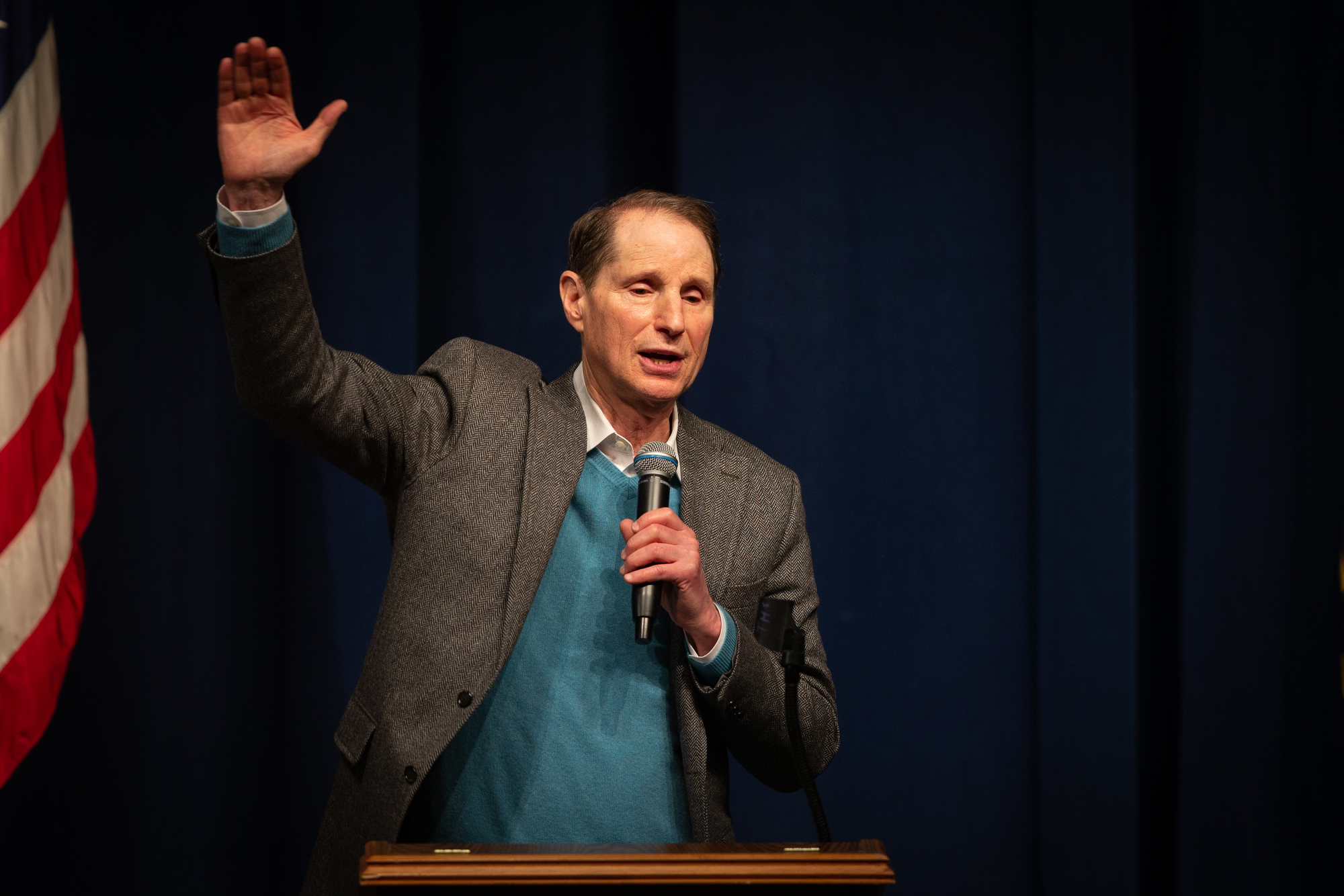 Senator Ron Wyden Town Hall In Tigard