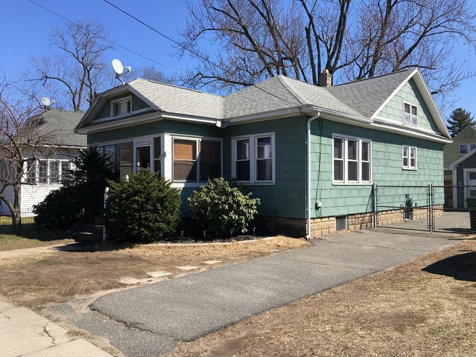 This is what the Stewart Weldon home where three bodies were found ...